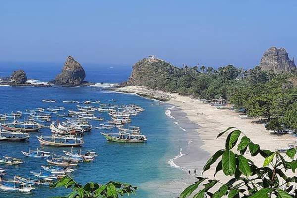 5 Pantai di Jawa Timur Yang Bagus dan Bersih - JagoPiknik.com